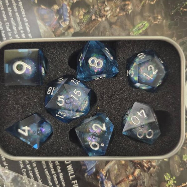 DND D20 Dice Holder | Wooden Dice Stand |D20 Dice Display Stand - Etsy