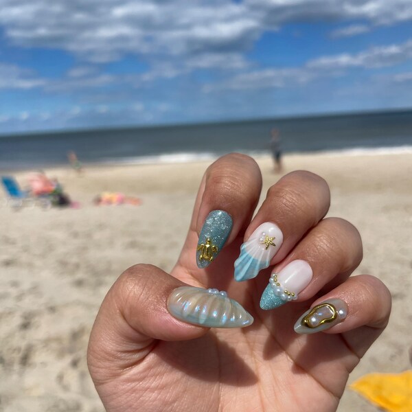 Galaxy-inspired Press on Nails With Abstract Twists| Starry Night ...