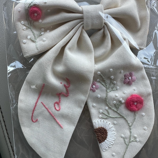 Daisy Baby Bow, Custom Name Hand Embroidered Baby Bow, Embroidered ...