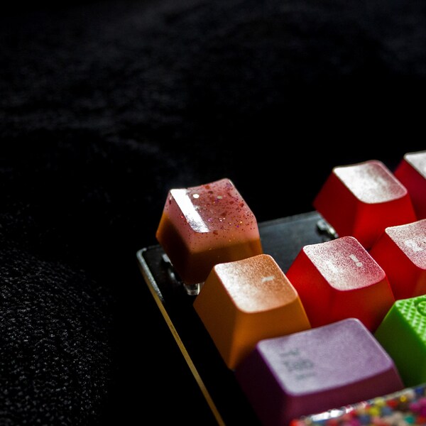 Artisan Cute Sparkly Y2K Tamagotchi Resin Backlit Keycaps, Kawaii ESC ...