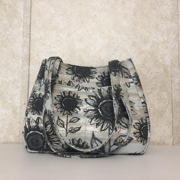 The Boxy Tote Pattern - by Penny Sturges of Quilts Illustrated - Paper ...