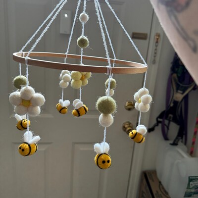 Bee Mobile/ Ladybug Mobile/ Baby Girl Mobile/ Baby Mobile/ Handmade ...
