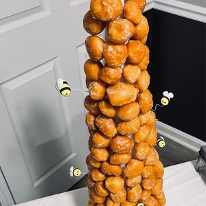 Fondant / Gum Paste Bees Cake or Cupcake Topper. Edible Bees Decoration ...