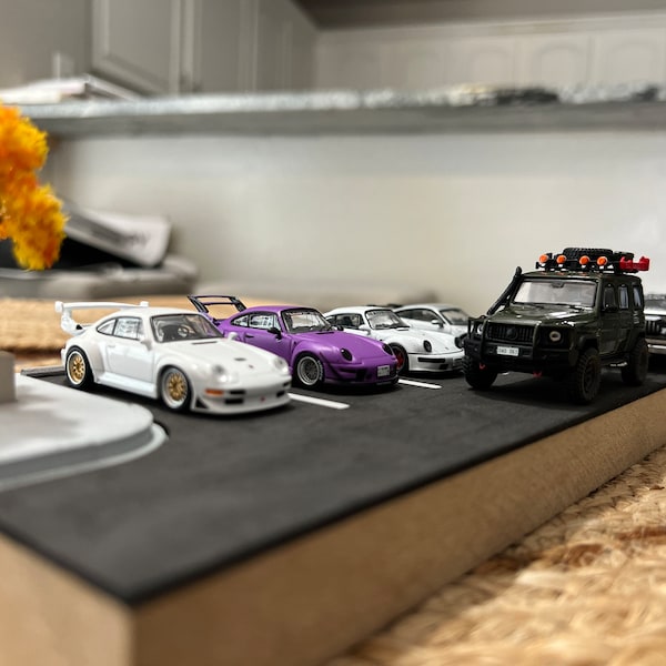 1/64 Parking Lot Desk Diorama - Etsy