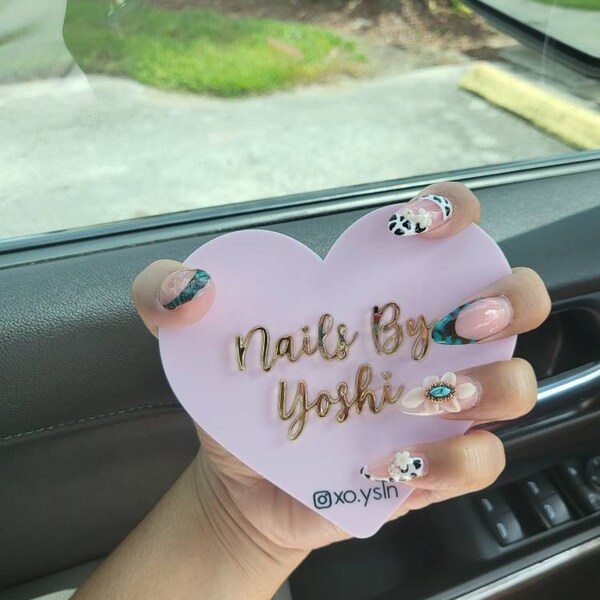 Heart Nail Display Disc: Salon Photo Prop - Etsy