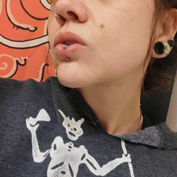 Large Spike Vertical Labret Jewelry, Angel Fangs Piercing Curved ...