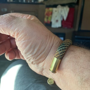 Patriot Military and Second Amendment Paracord Bullet Bracelet 40 Cal ...