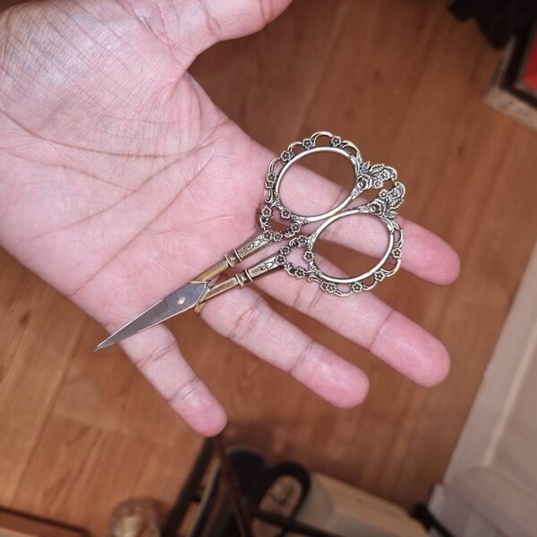 Victorian Floral Embroidery Scissors | Antique Style Vintage Sewing and ...