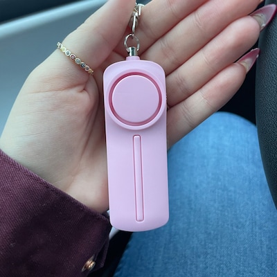 Safety Alarm Keychain for Women, Safety Keychain for Women Self Defense ...