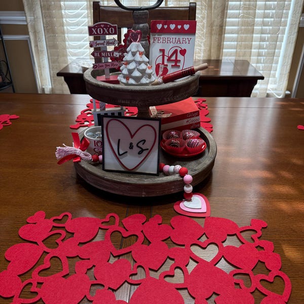 Valentines Day Wood Heart Shaker Signs, Freestanding Valentines Day ...