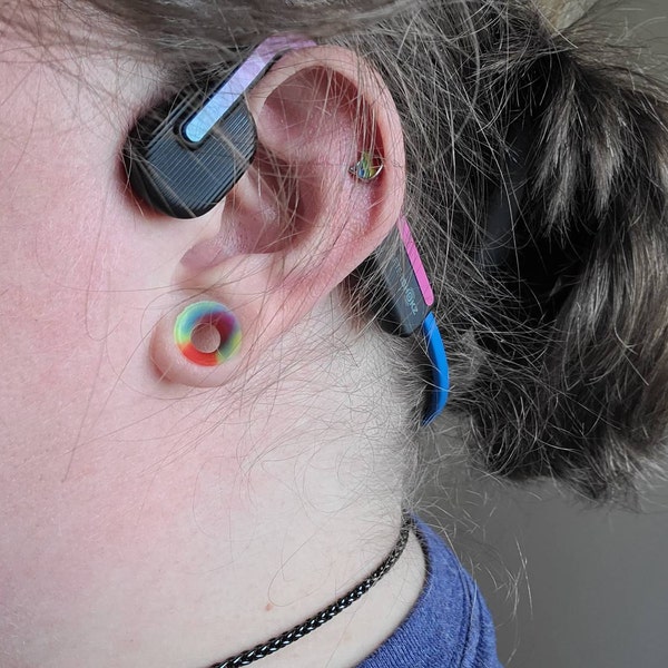 Rainbow Swirl Alien Skinz Thin Silicone Soft Ear Plugs Tunnels Gauges ...