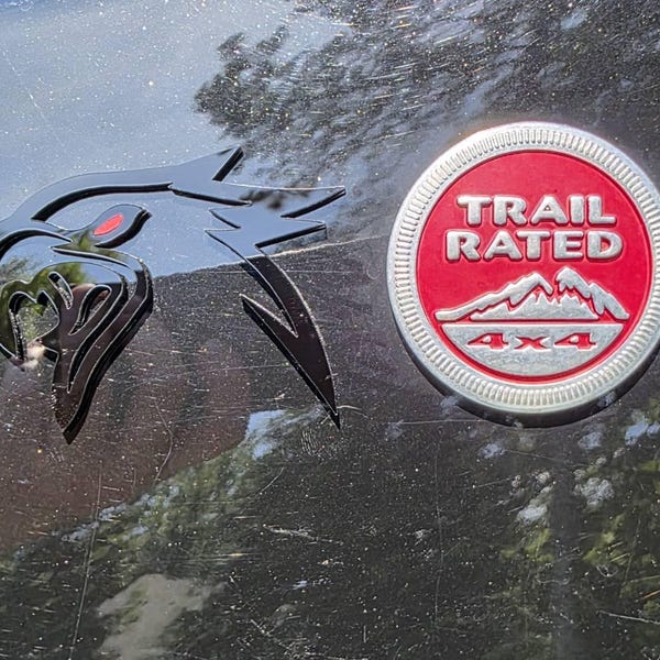 2x Hawk Bird Hellhawk Redeye Emblem Logo for Jeep Grand Cherokee ...