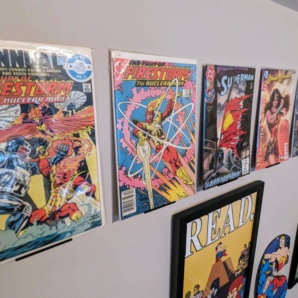 Comic Book Wall Mount - Etsy