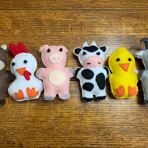 Pattern Farm Animal Set With Pig, Horse, Cow, Goat, Chicken and Baby ...