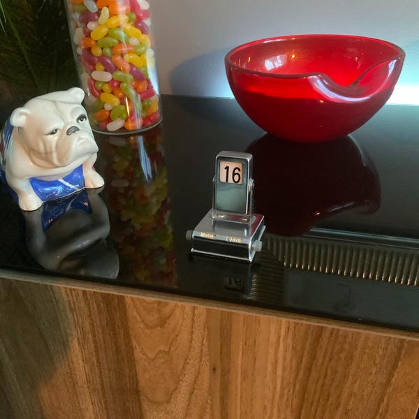 Vintage Perpetual Calendar Triangular Shape Brassy Metal Desk Calendar ...