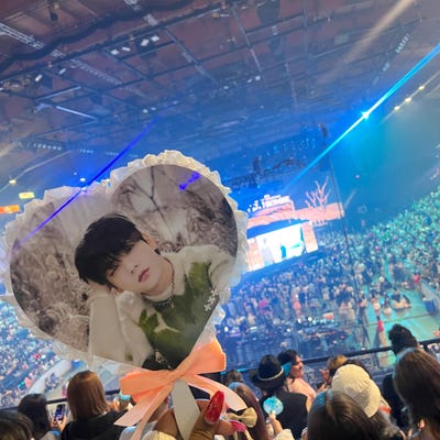 Twice Nayeon Photo KPOP Picket / Fan With Ruffles - Etsy