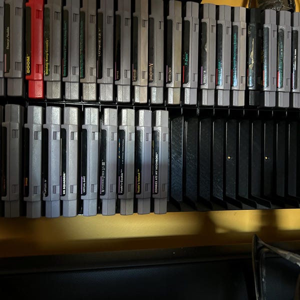 CD Cases Tray holds 18 in a 1x18 Layout Storage/holder/stand/rack/box ...