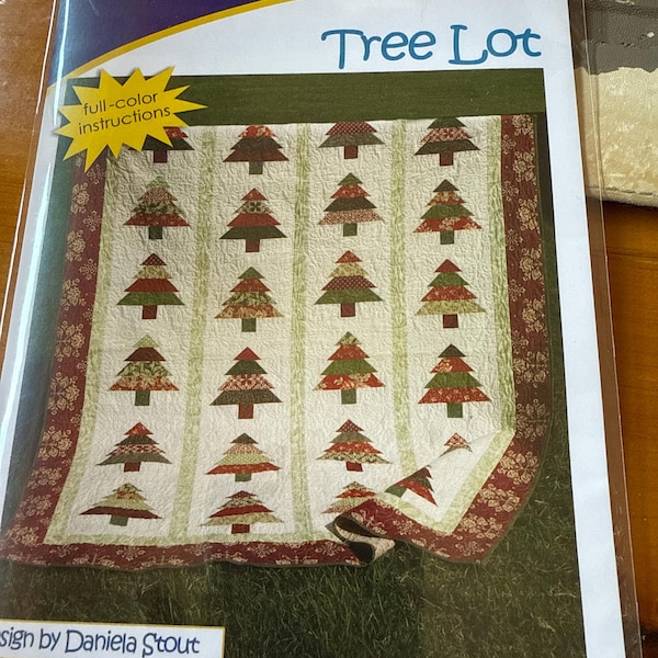 A Day in Happyland Quilt Pattern: Wool Applique Stitchery (55" X 56 ...