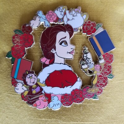 Winter Belle , Profile Wreath Fantasy Pins - Etsy