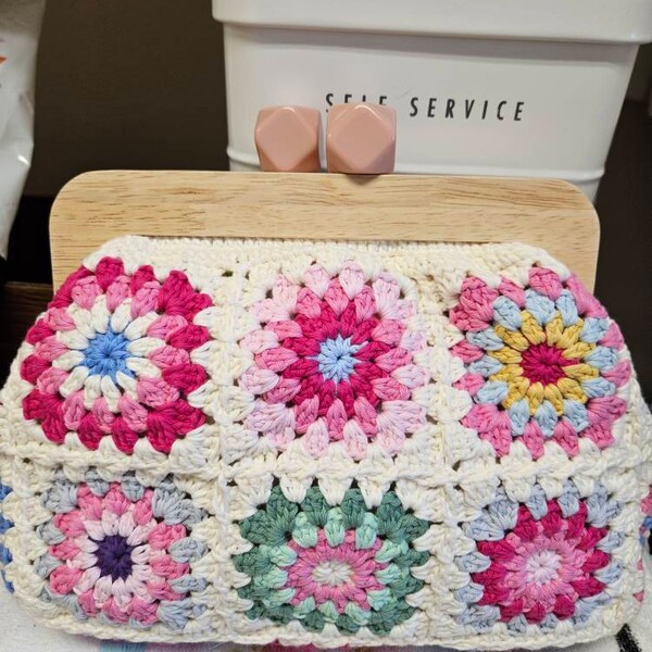 Crochet Purse,wooden Kiss Lock Crochet Clutch,granny Square Lined ...