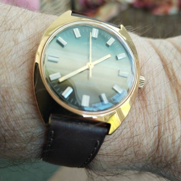 Beautiful HMT Kohinoor Maroon Dial With Original Hmt Belt Mechanical ...