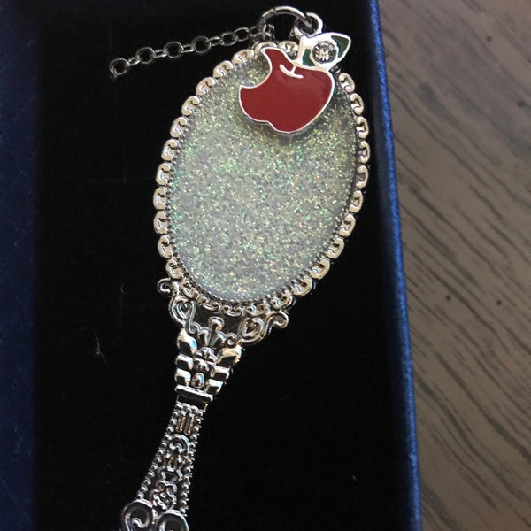 Glowing Mirror Necklace, Evie's Magic Mirror, Glow in the Dark Evil ...