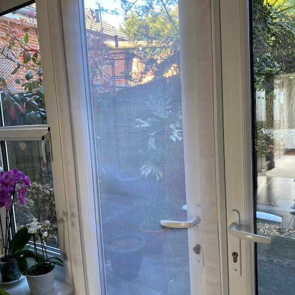 Small Custom Flat Cats Window Screens - Mesh Window Protection for Cats ...