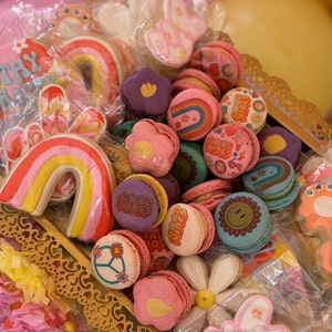 Moon French Macarons 6, 12 or 24 Choose Flavors Macaroons Moon Phases ...