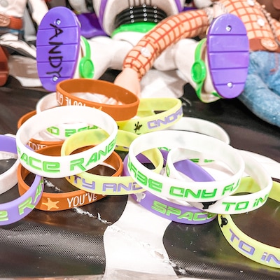 8 Toy Story BRACELETS Birthday Party Wristbands Woody Buzz Lightyear ...
