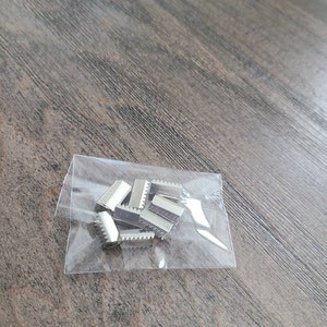 Finding 20 Pcs Silver Metal Fold Over Crimp Head Clips for 2mm Round ...