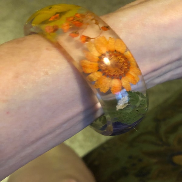 Real Wildflower Resin Bangle Bracelet: Pressed Flower Jewelry - Etsy