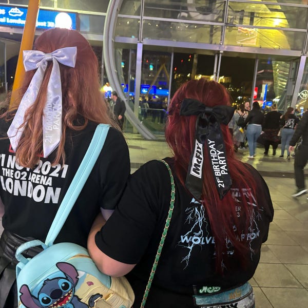 Olivia Rodrigo Olivia Rodrigo Hair Bow XL Hair Bow Concert Hair Bows ...