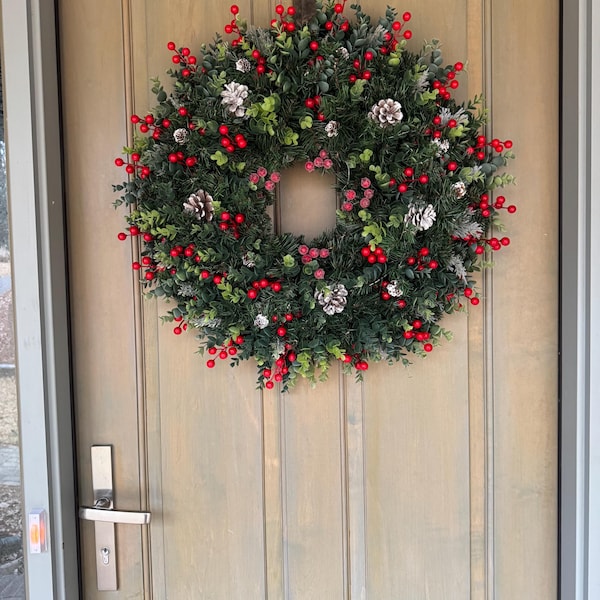 Very Merry Berry Holiday Wreath, Large Festive Wreath, Holiday Light ...