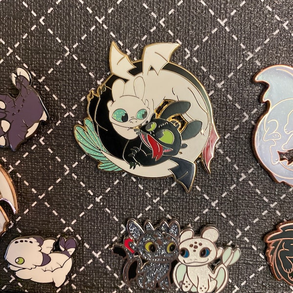 Yin and Yang Hard Enamel Pin, HTTYD, Nightfurry and Lightfurry, Gold ...