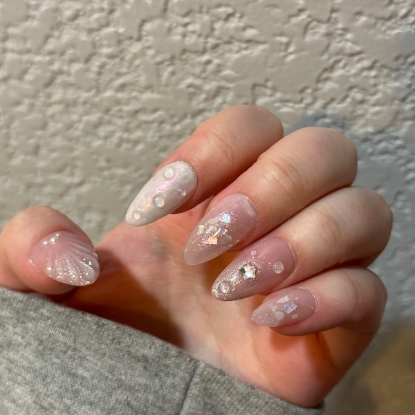 Hand-painted Free-style Seashell 3D Summer Almond Press on Nails ...