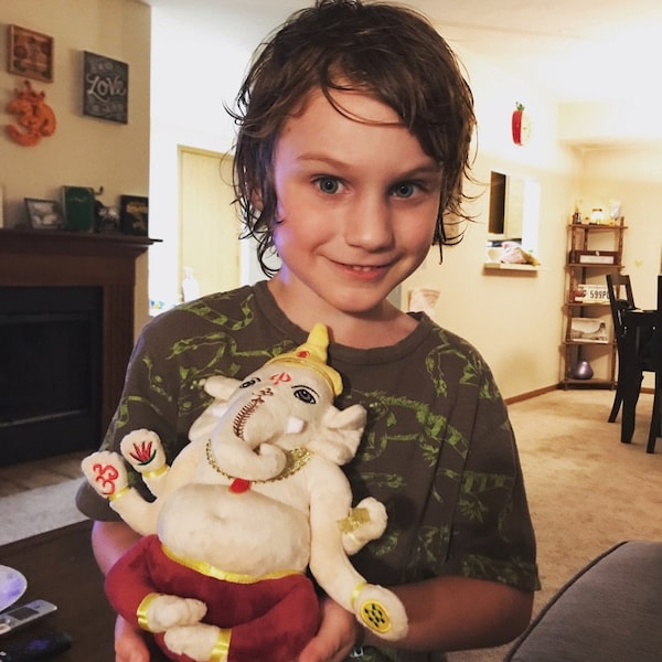 Handmade Plush Ganesh Toy, 9.5-inch Hindu Deity Plush Toy Diwali Gift ...