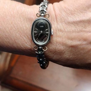 Tiny Vintage Women's Gold Watch, Mini Ladies Watch, Small Wrist Watch ...