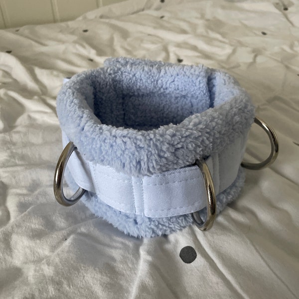Blue Neck Collar With Soft Fleece - Lockable With Segufix Lock Posture ...
