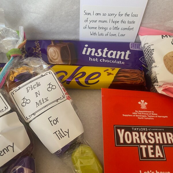 Yorkshire Tea Gold Letterbox Giftset | Tea Gift Set | Digestive ...