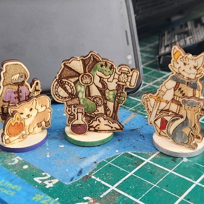 Rogue Human Miniature Dungeons and Dragons Pathfinder TTRPG 2D Lasercut ...