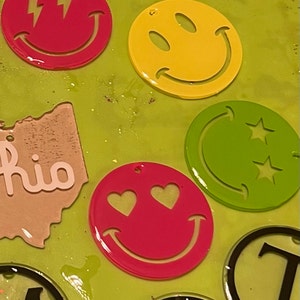 Smiley Face Keychain SVG Smiley Bag Tag SVG Retro Keychain Smile Key ...