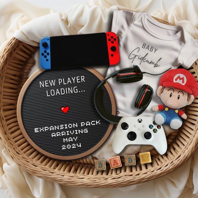 Digital Video Game Player Pregnancy Announcement, Gamer Baby Reveal ...
