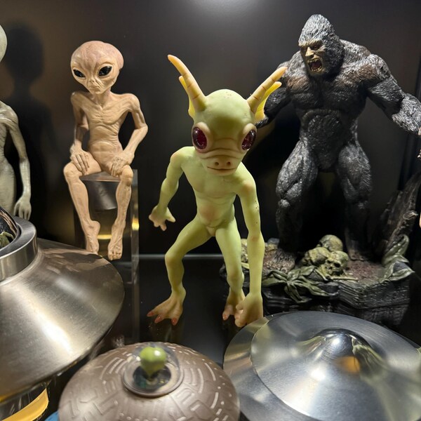 Fresno Nightcrawlers of California, Alien Statue Mythical Creatures ...