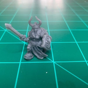 Female Necromancer 28mm Scale Miniature Perfect for D&D - Etsy
