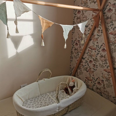 Guirlande fanion vert sauge Camel et écru pour chambre bébé enfant ...