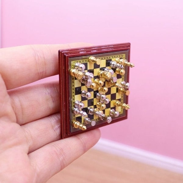 Dollhouse Miniature Chess Set Mini Magnetic Chess Pieces Miniature Game ...