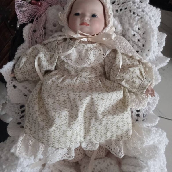 The Rare Emily, Hand Gold Gilt Painted, by Pauline Shone for Spode, a ...