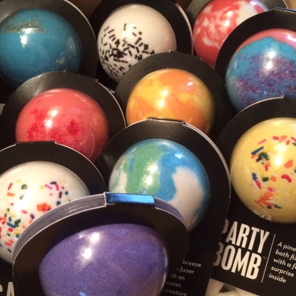 AMAZEBALLS, 8 Mini Bath Bombs, Bath Fizzers, Bath Bombs, Toys Inside ...