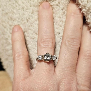 Trellis Three Stone Ring Mounting in 14k Gold - Etsy