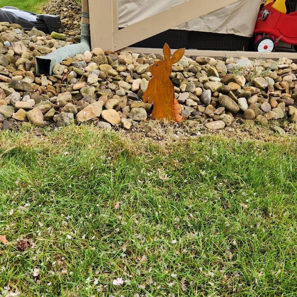 Rustic Metal Standing Rabbit Yard Art With Stake- Steel Bunnies- Metal ...